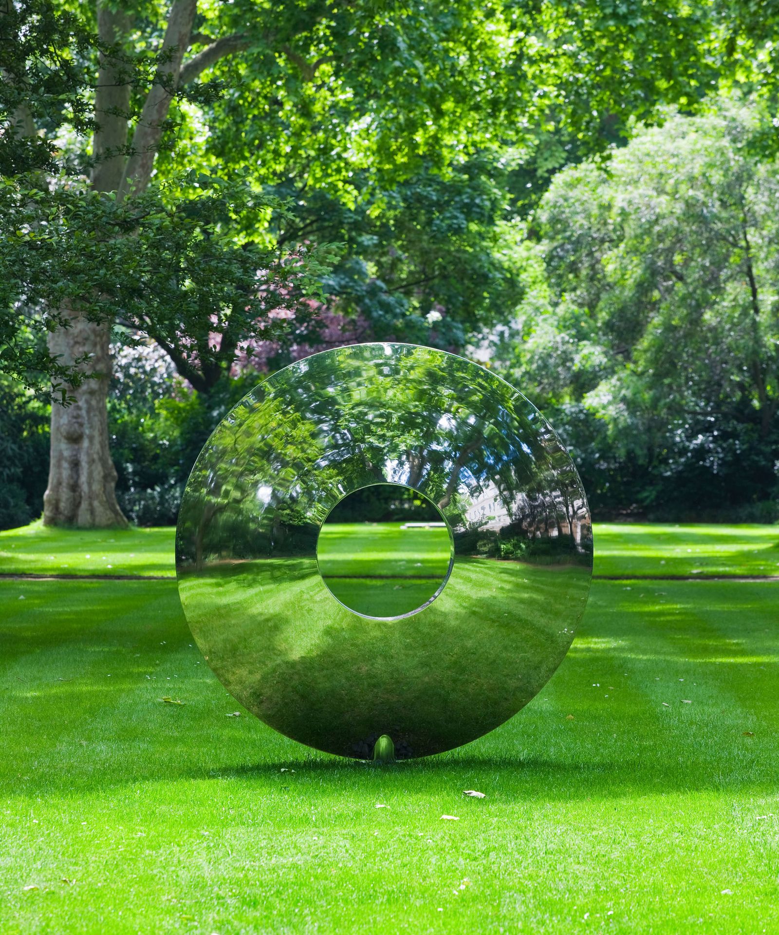 Yard art ideas: 12 ways to enhance your space with artworks | Homes and ...