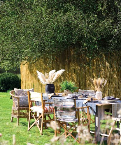 Outdoor table decorating ideas: 16 pretty looks to try | Gardeningetc