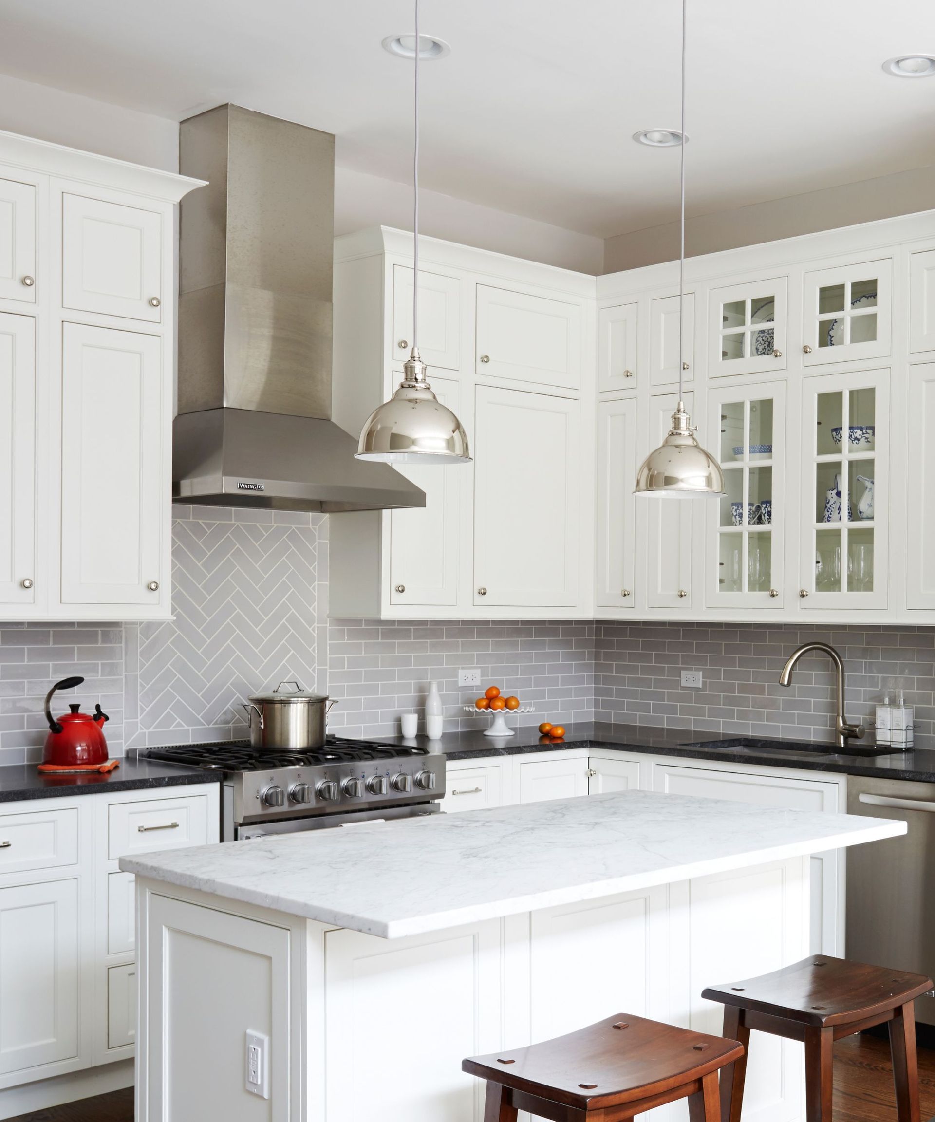 7 narrow kitchen island ideas for small spaces | Real Homes