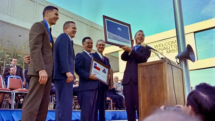 Inside 'Earthrise': A historian's take on the origins of the Apollo 8 ...