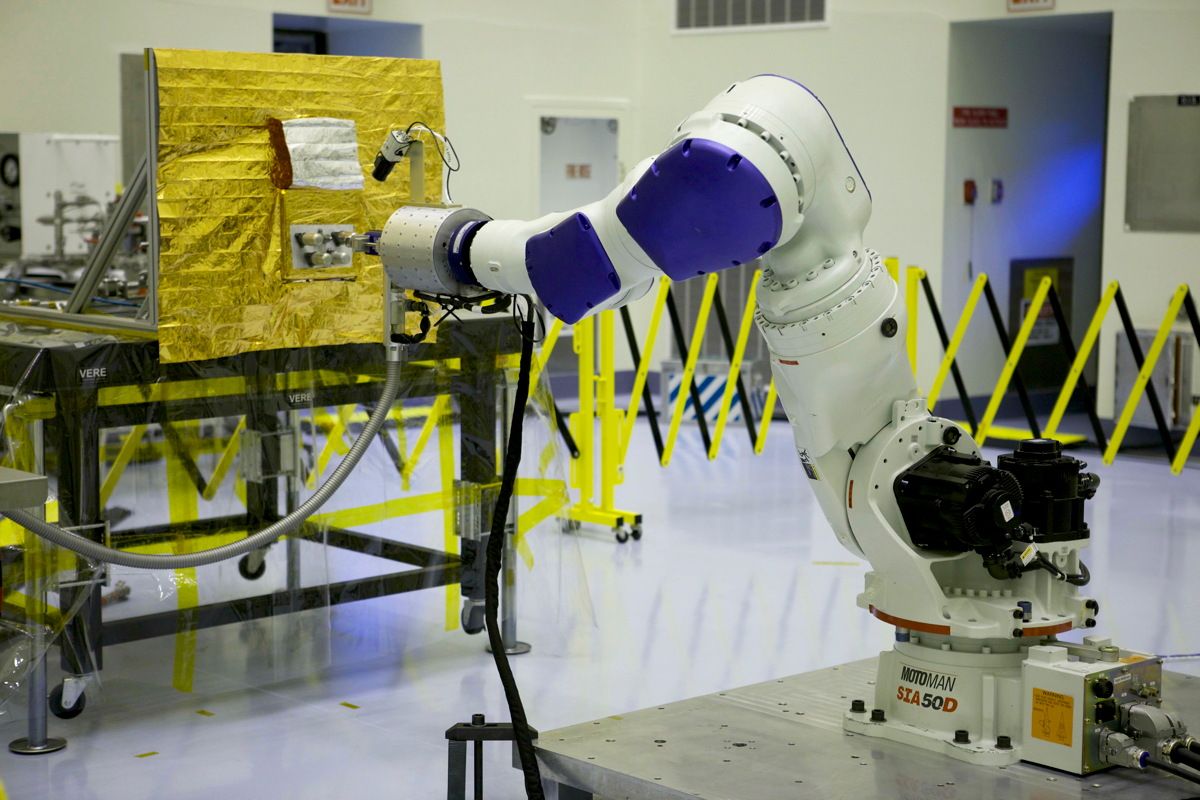 NASA Robot Aces Satellite-Refueling Test on Earth | Space