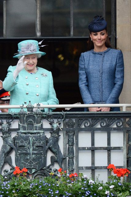 WATCH: Kate Middleton and Prince William singing God Save the Queen ...