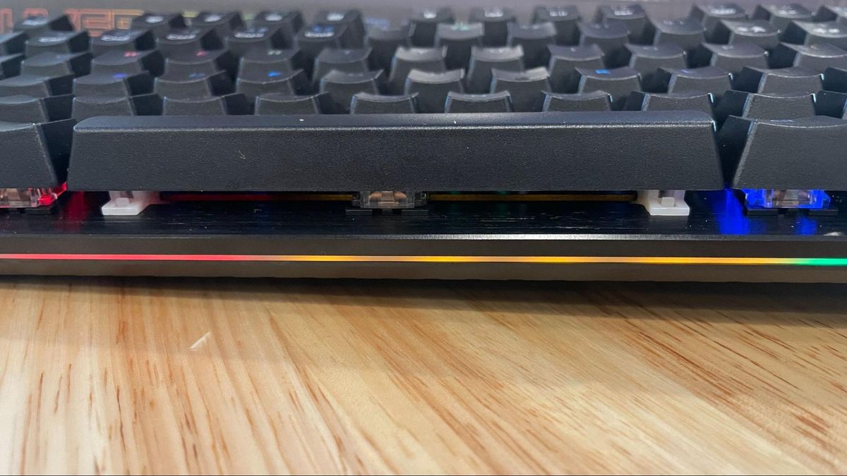 IOGear Kaliber Gaming Hver Stealth Review: A $50 RGB Mechanical With ...