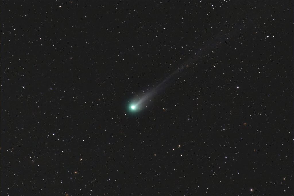 Amazing photos of 'horned' comet 12P/Pons-Brooks from around the world ...