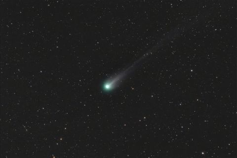 Amazing photos of 'horned' comet 12P/Pons-Brooks from around the world ...