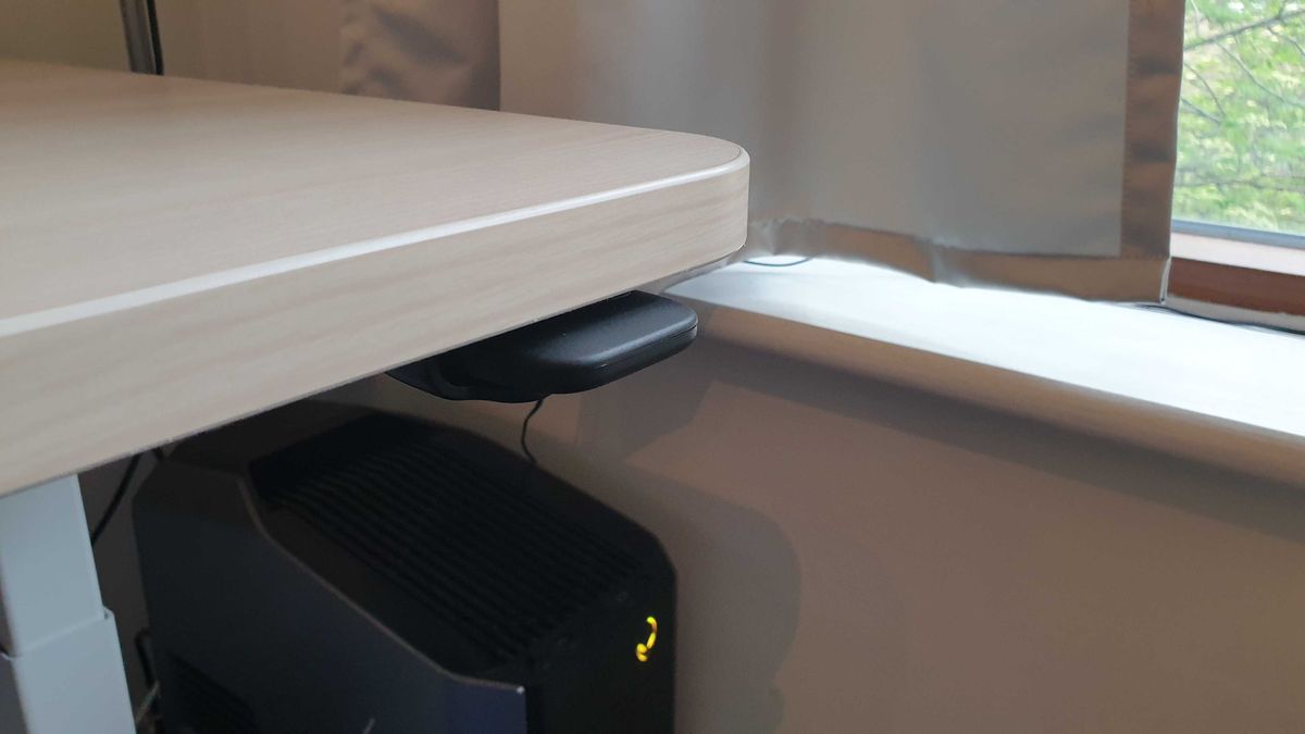 Steelcase Solo height-adjustable standing desk review | TechRadar