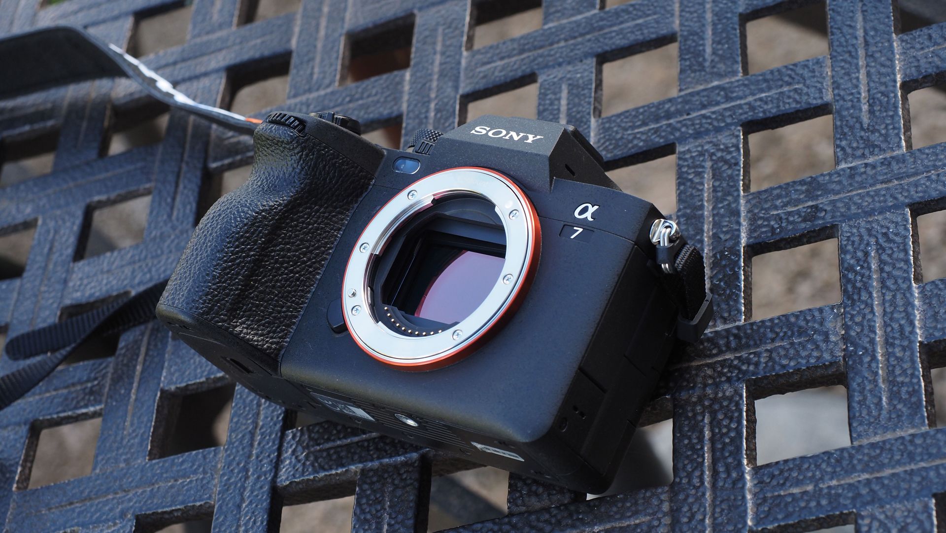 It’s back! The paused major firmware update for the Sony A7 IV has been ...