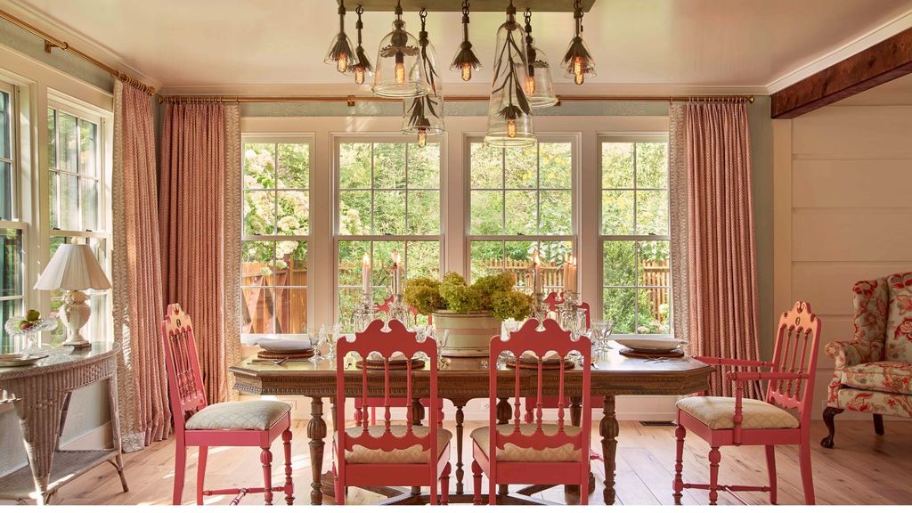 9 things designers always look to buy at an estate sale | Homes and Gardens