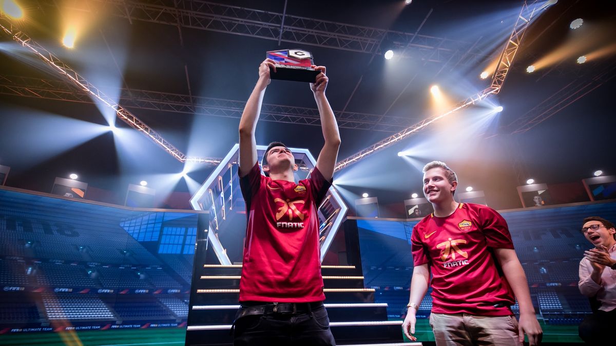 Life inside a pro-esports team house with Fnatic: streaming, training ...