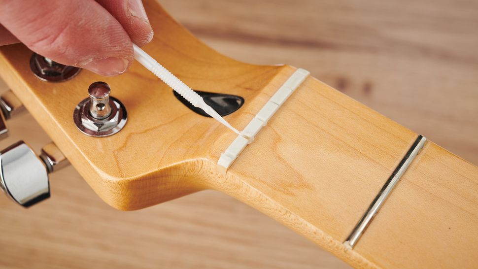 Set up your electric guitar: how to adjust action, truss rod, string ...