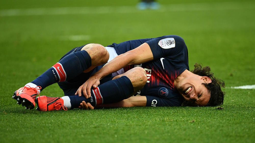 Paris Saint-Germain 1 Bordeaux 0: Cavani injury mars victory | FourFourTwo