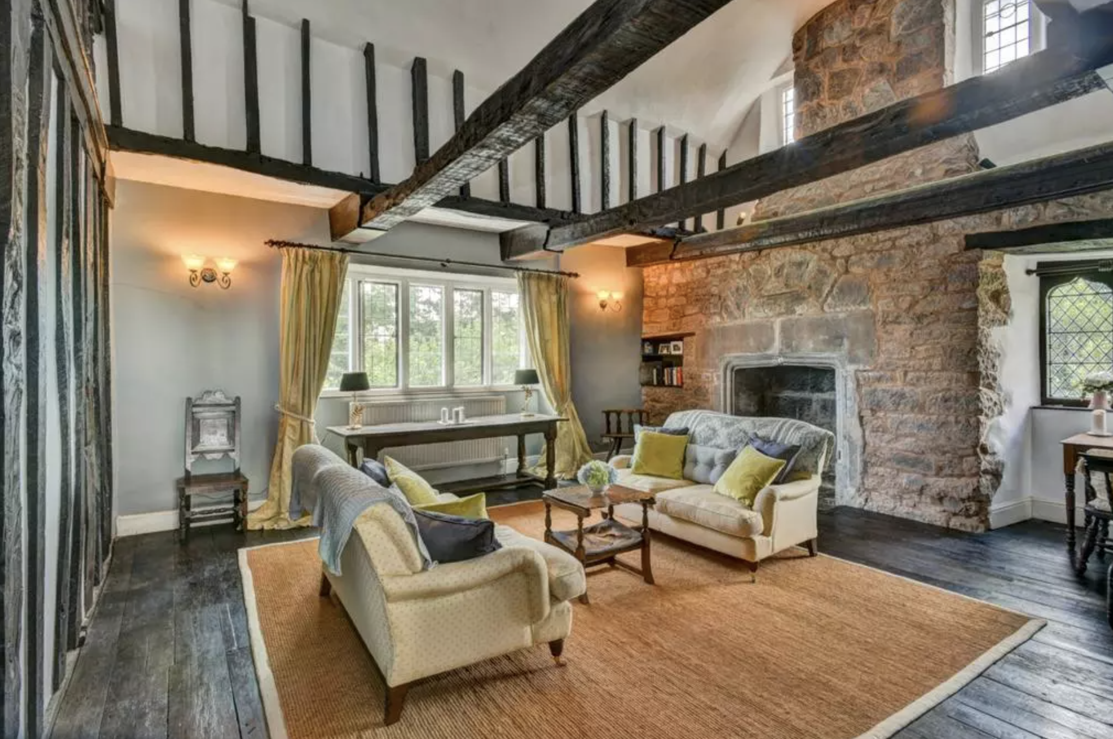 An elegant 17th century Manor House in Devon with royal connections, an ...