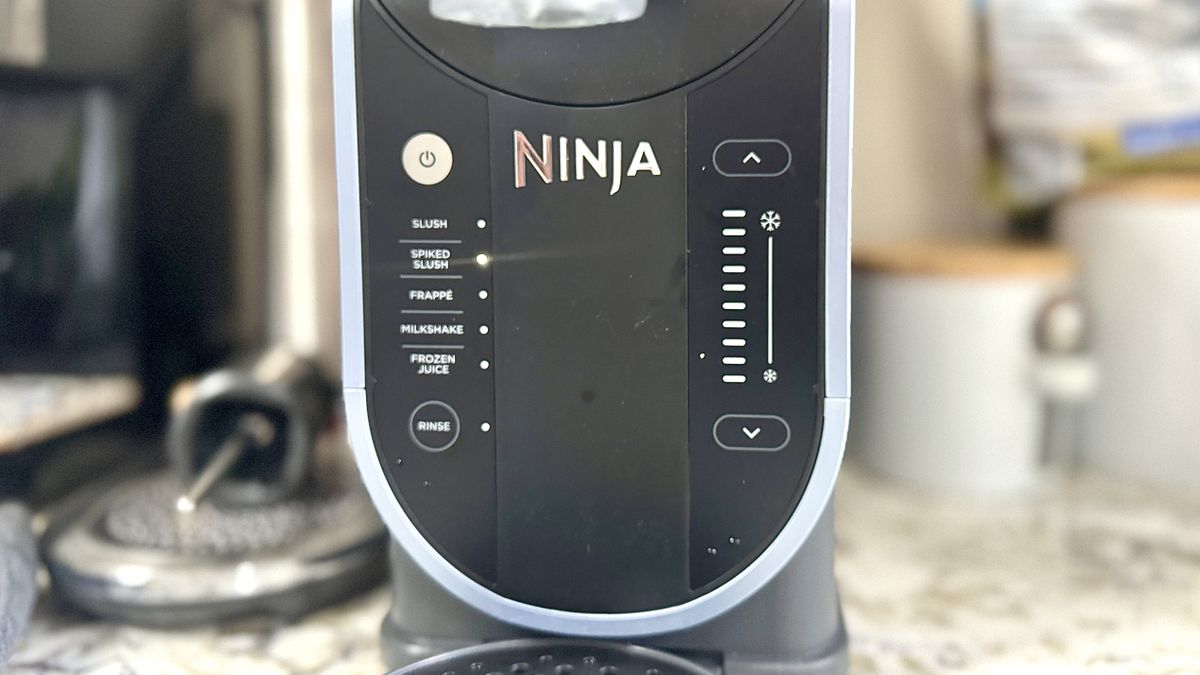 I just got my hands on the sold-out Ninja Slushi — here's my first ...