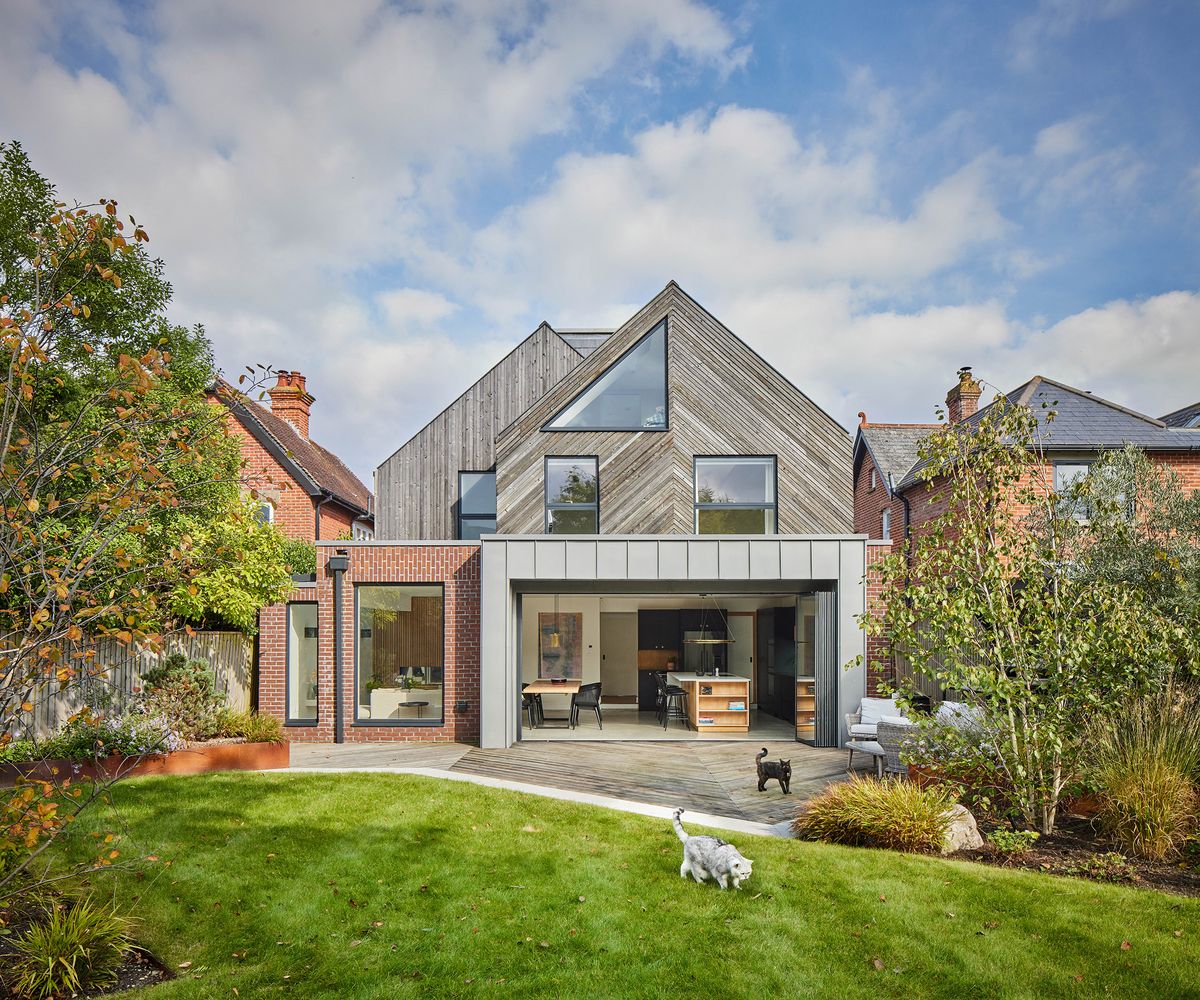Why keeping your neighbours sweet is top planning tip | Homebuilding