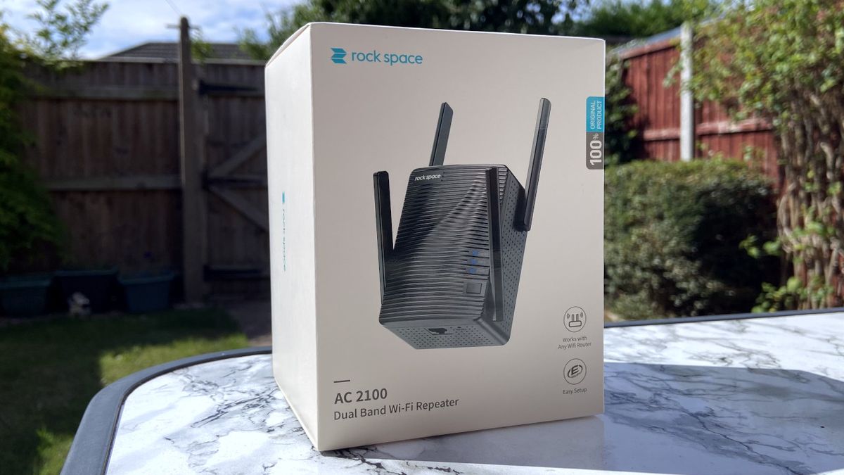 Rock Space AC2100 range extender review: A simple solution for weak Wi ...