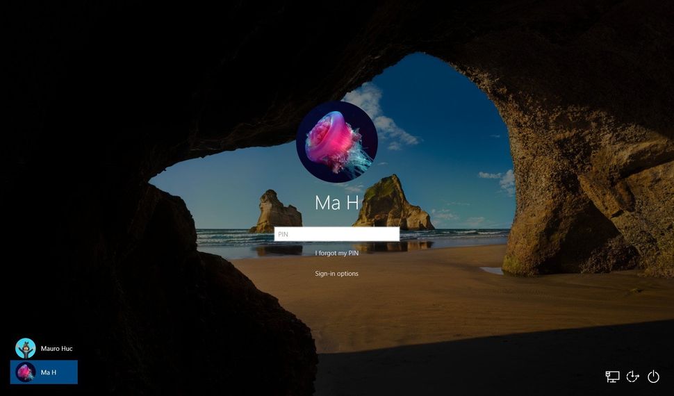 How to reset password from the Lock screen on the Windows 10 Fall ...