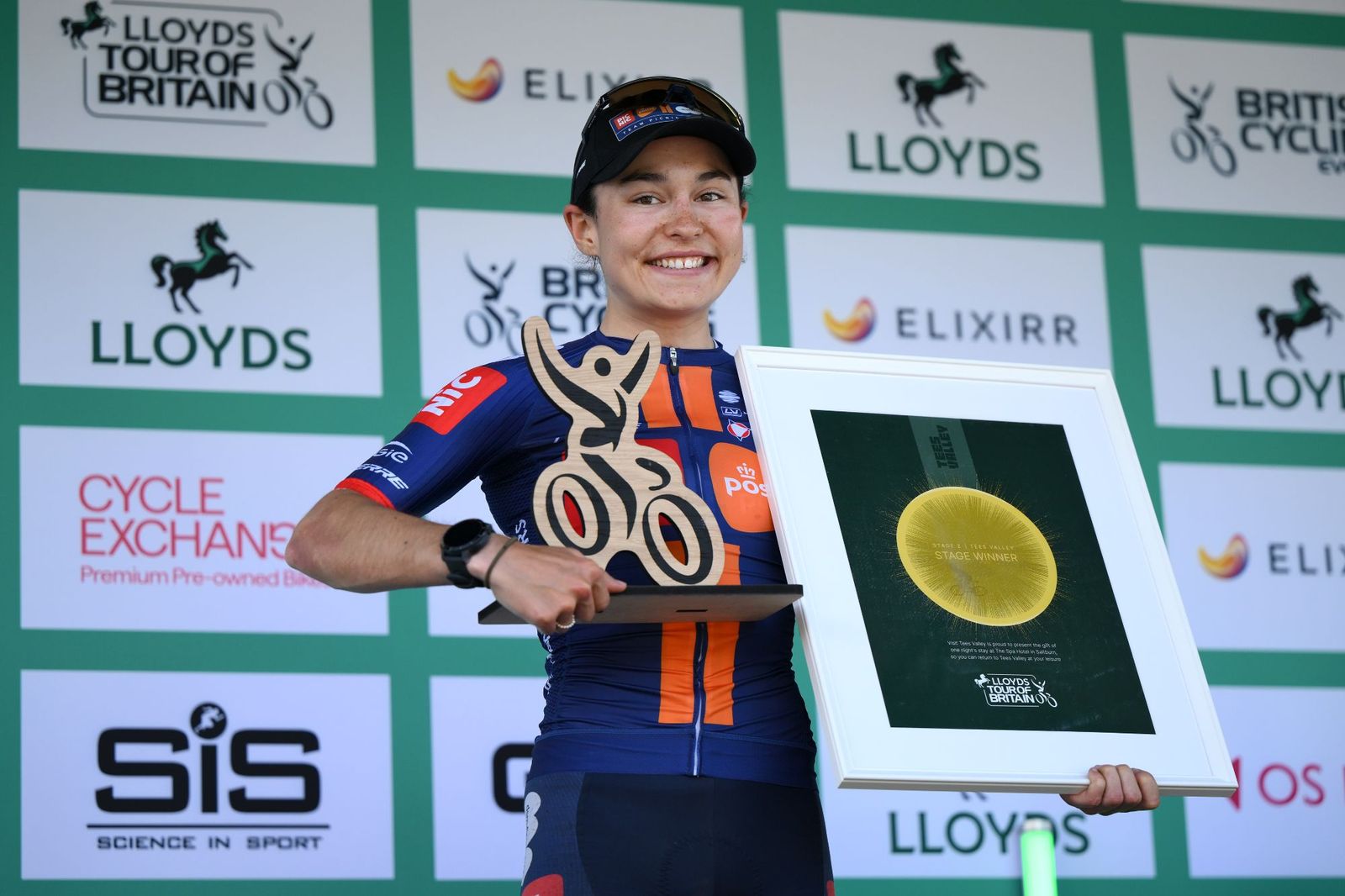 Chaotic stage 2 at Tour of Britain Women sees Mara Roldan win and ...