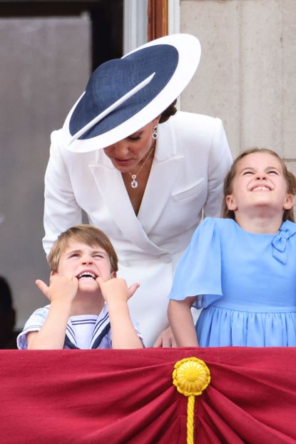 Prince Louis balcony facial expressions & more: 17 most iconic | Marie ...