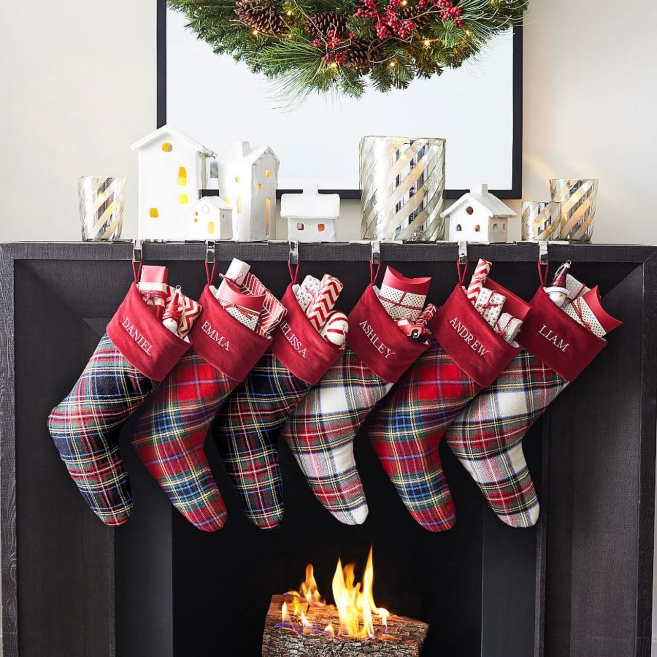 5 outdated Christmas decorations making a comeback this year | Homes ...