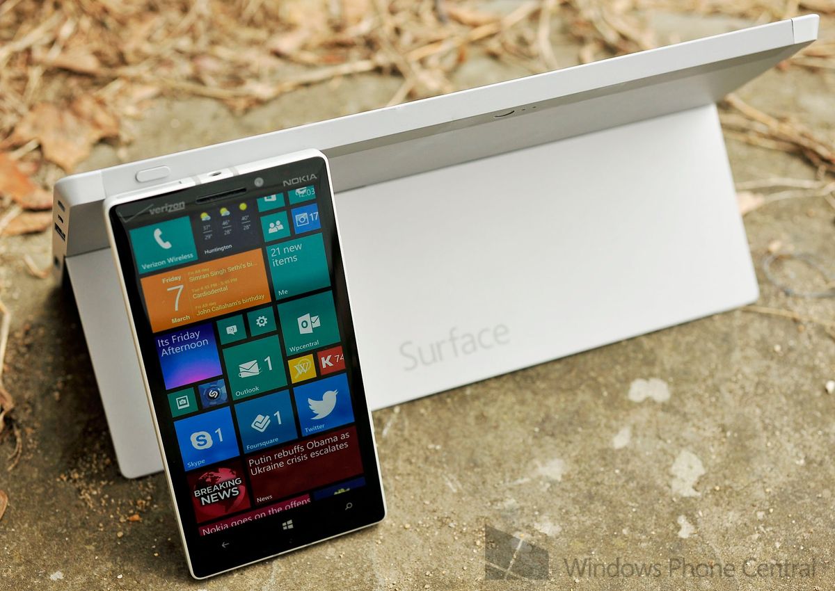 Nokia Lumia Icon versus Microsoft Surface 2 – born of the same design ...