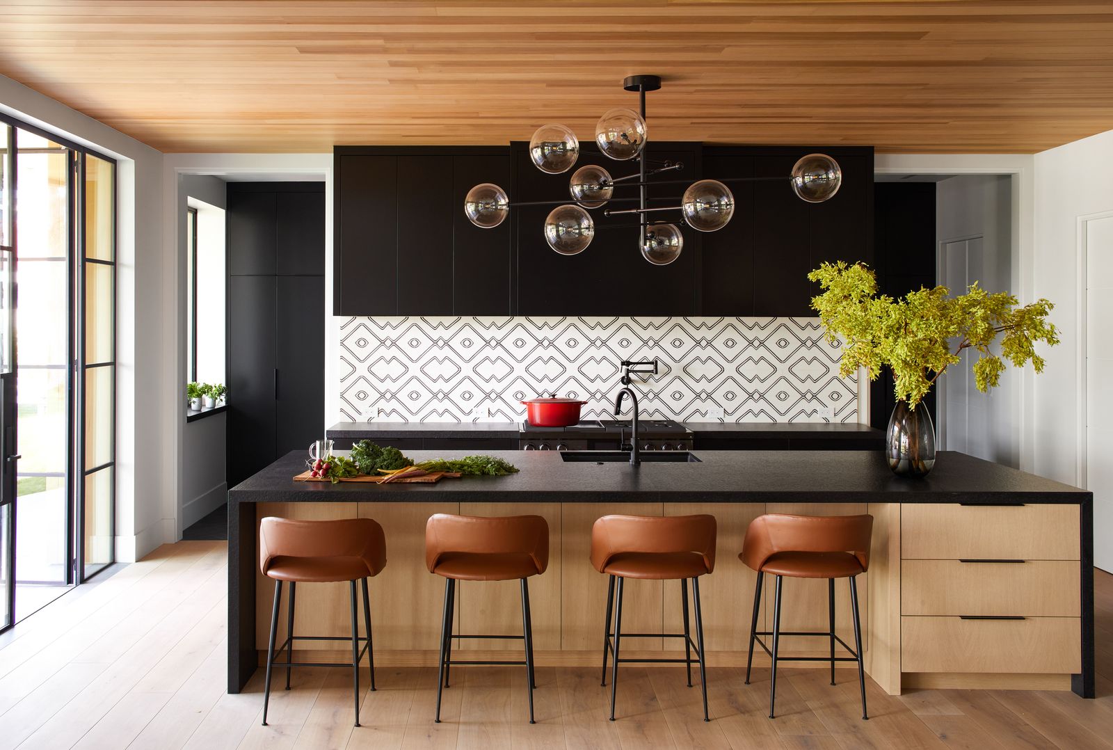 5 Things People With Welcoming Kitchens Always Have | Livingetc