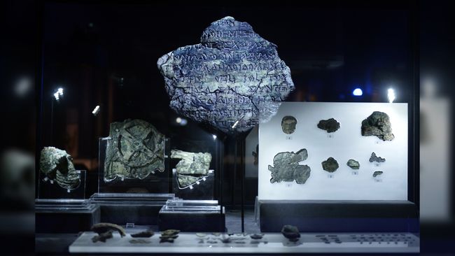 Antikythera mechanism: The ancient celestial-tracking device discovered ...