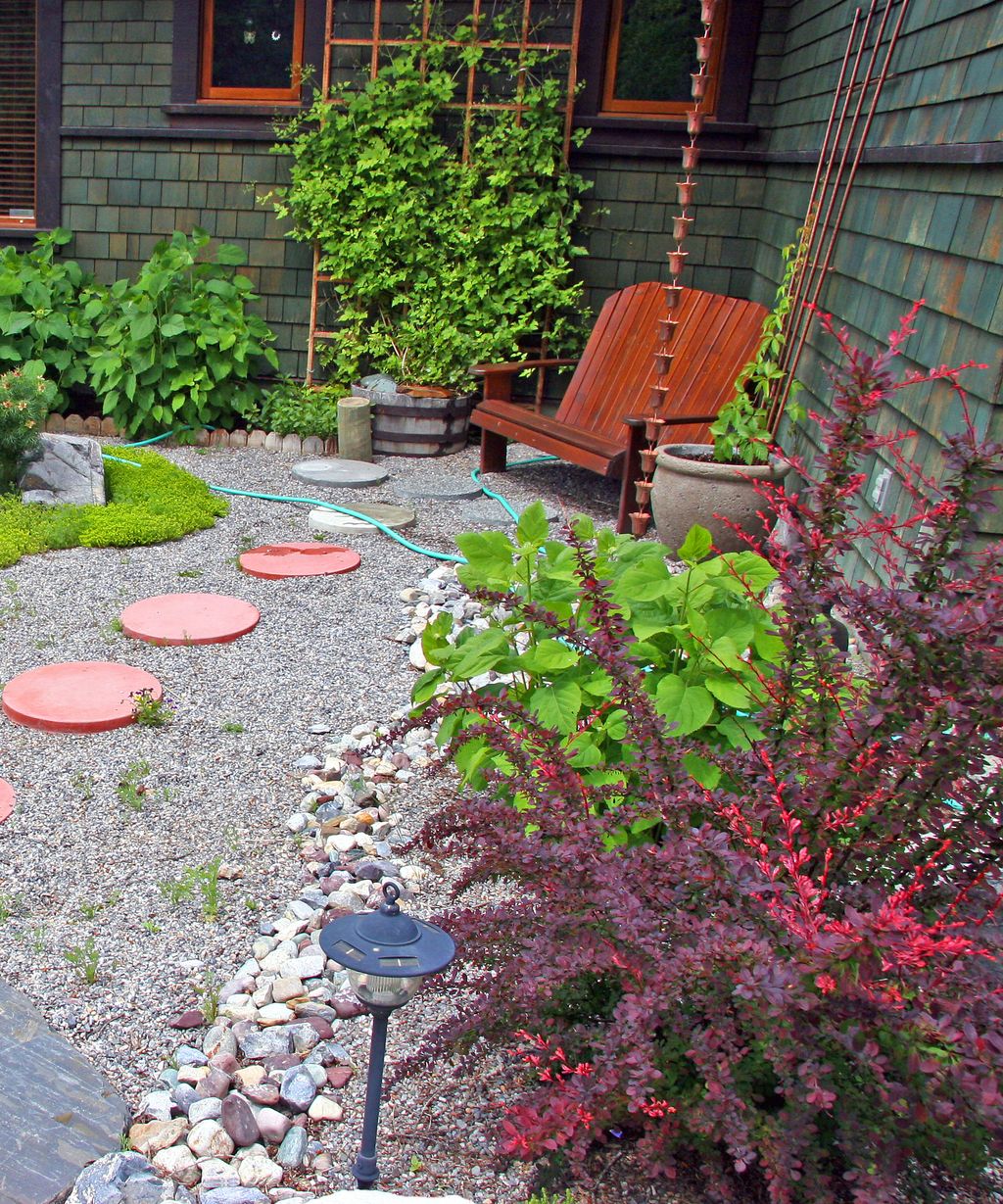 How does a rain chain work? Practical tips and tricks | Homebuilding