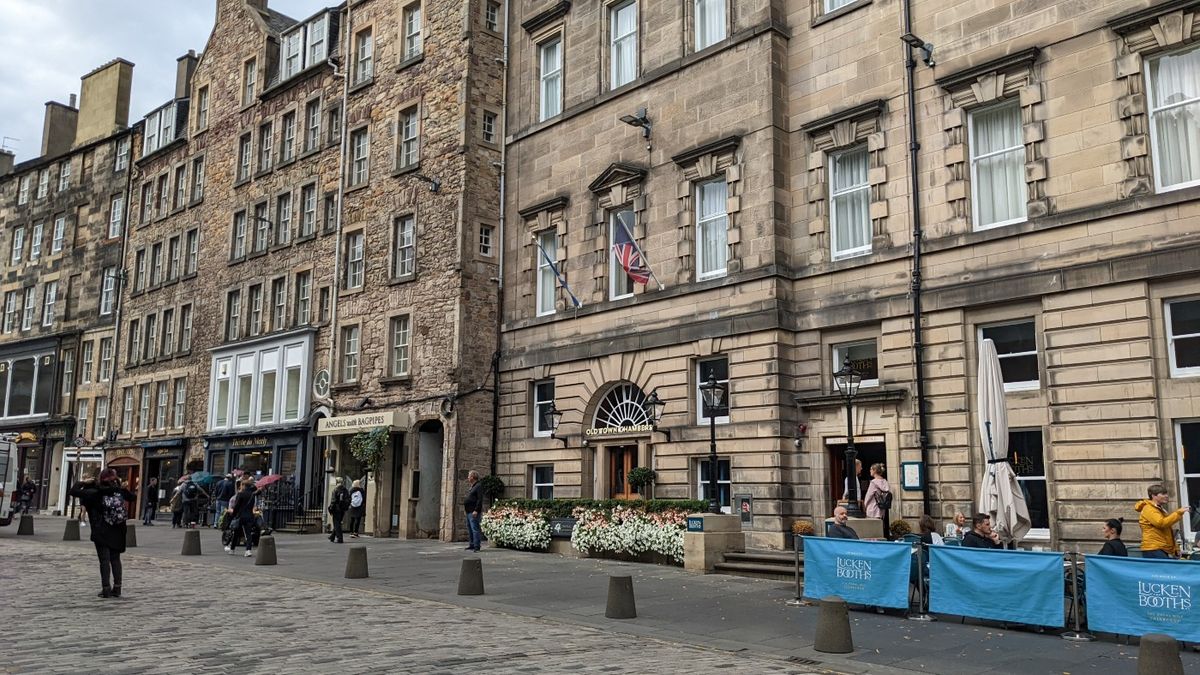 Hotel apartment review: Cheval Old Town Chambers, Royal Mile, Edinburgh ...