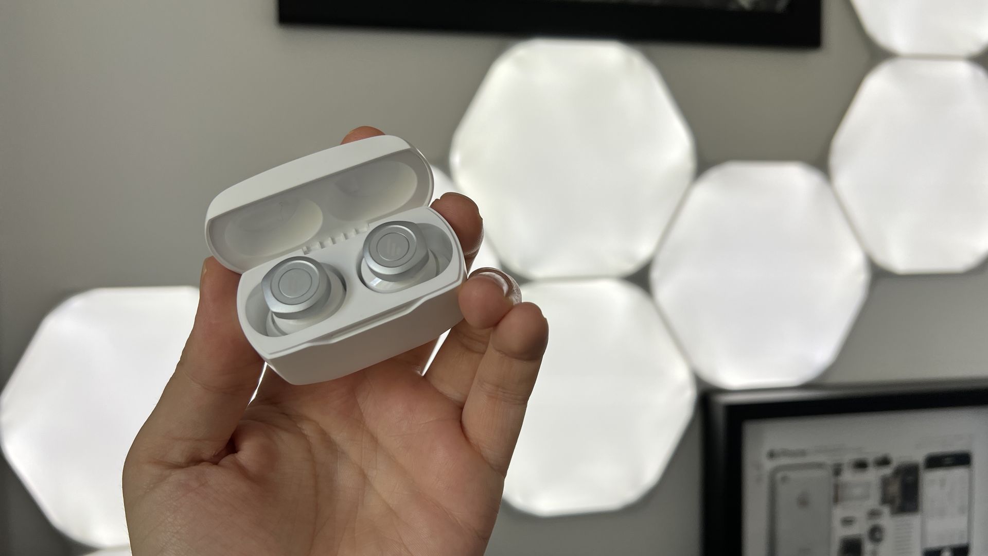 Edifier W240TN review: Budget bangers | Laptop Mag