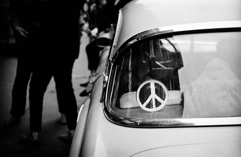 The origin story of the peace sign | The Week