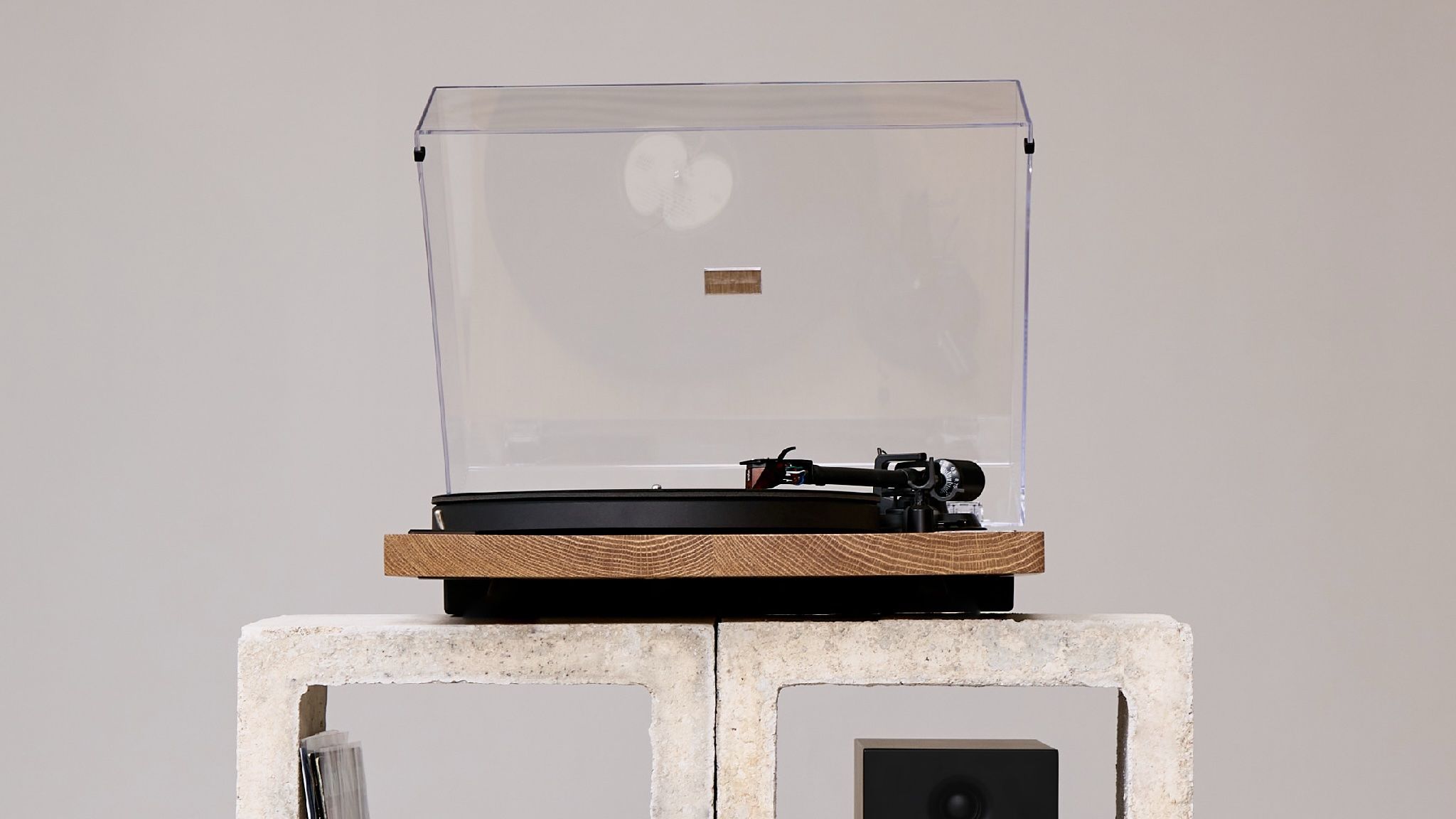 Want an all-in-one turntable system including stereo speakers? Just ask ...