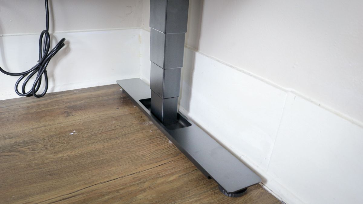 Uppeal 2 Leg Desk review | Tom's Guide