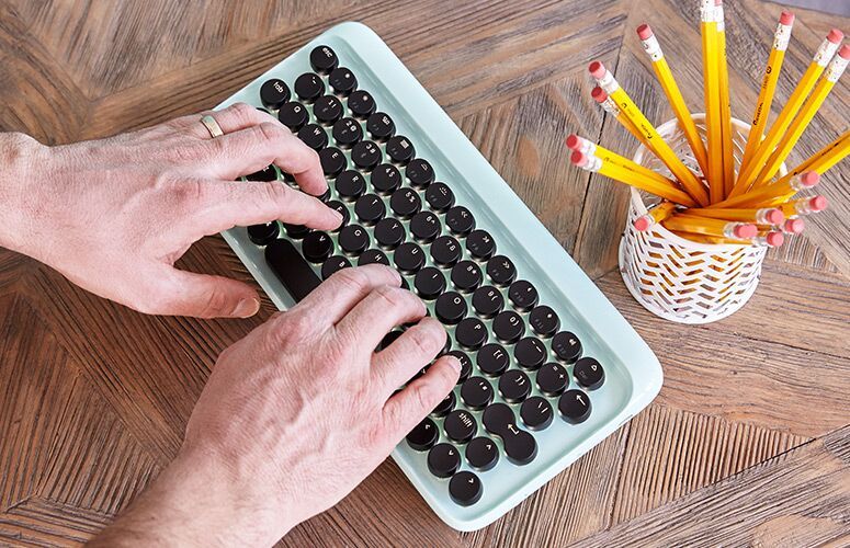 Lofree DOT Keyboard Review | Laptop Mag