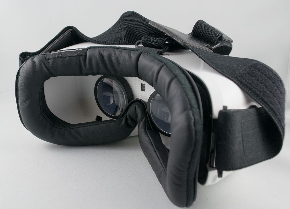 VR Cover Accessories: A Close Look At The Whole Product Stack | Tom's ...