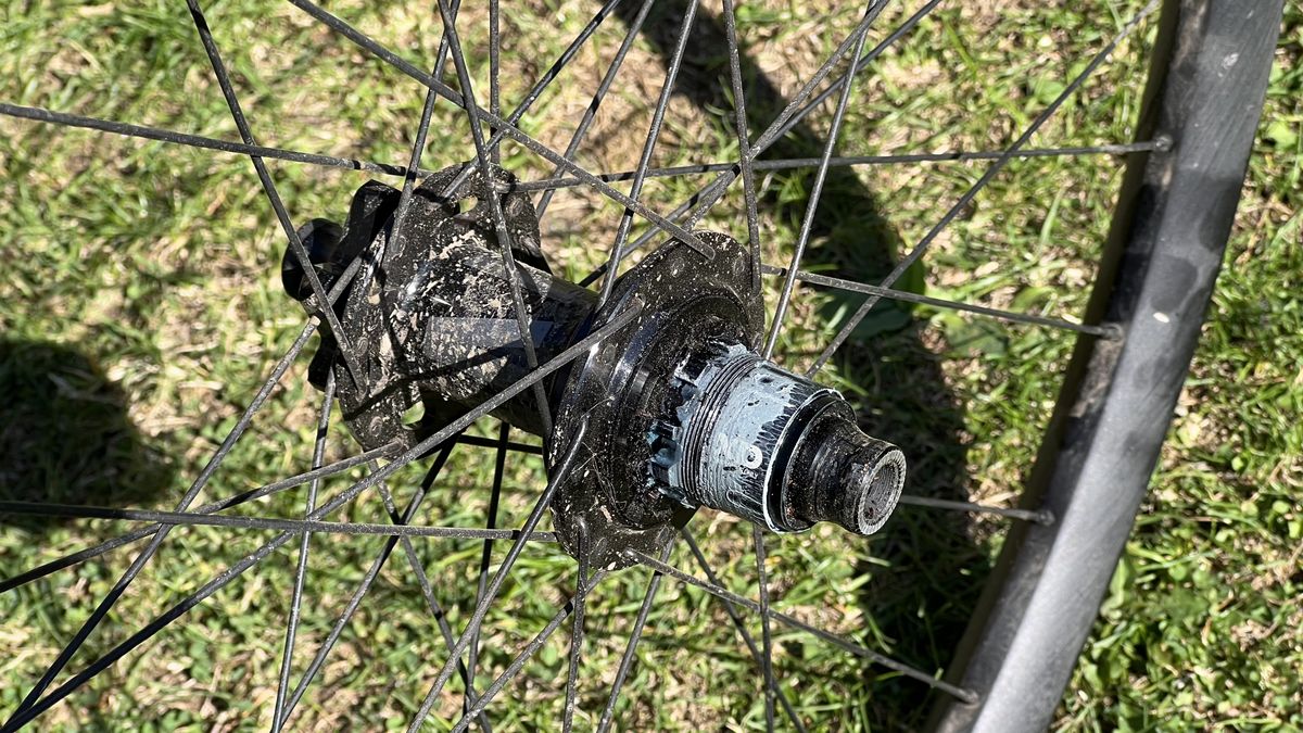 Nukeproof Horizon V2 wheelset review — fast engaging, hard-hitting ...