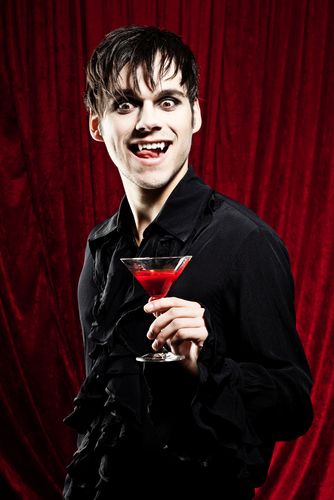 7 Strange Ways Humans Act Like Vampires | Live Science