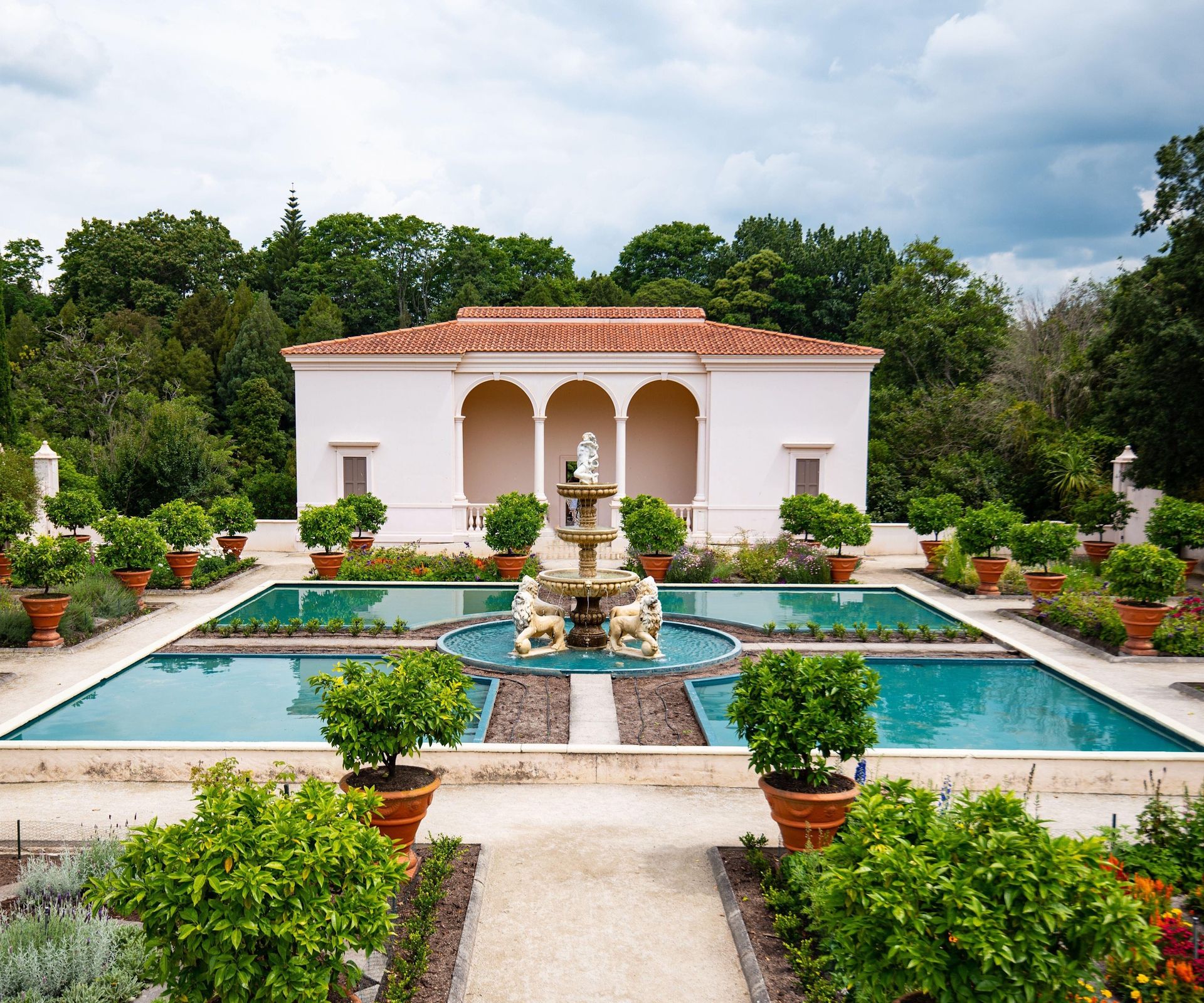 What is a paradise garden? Design ideas for your yard | Homes and Gardens