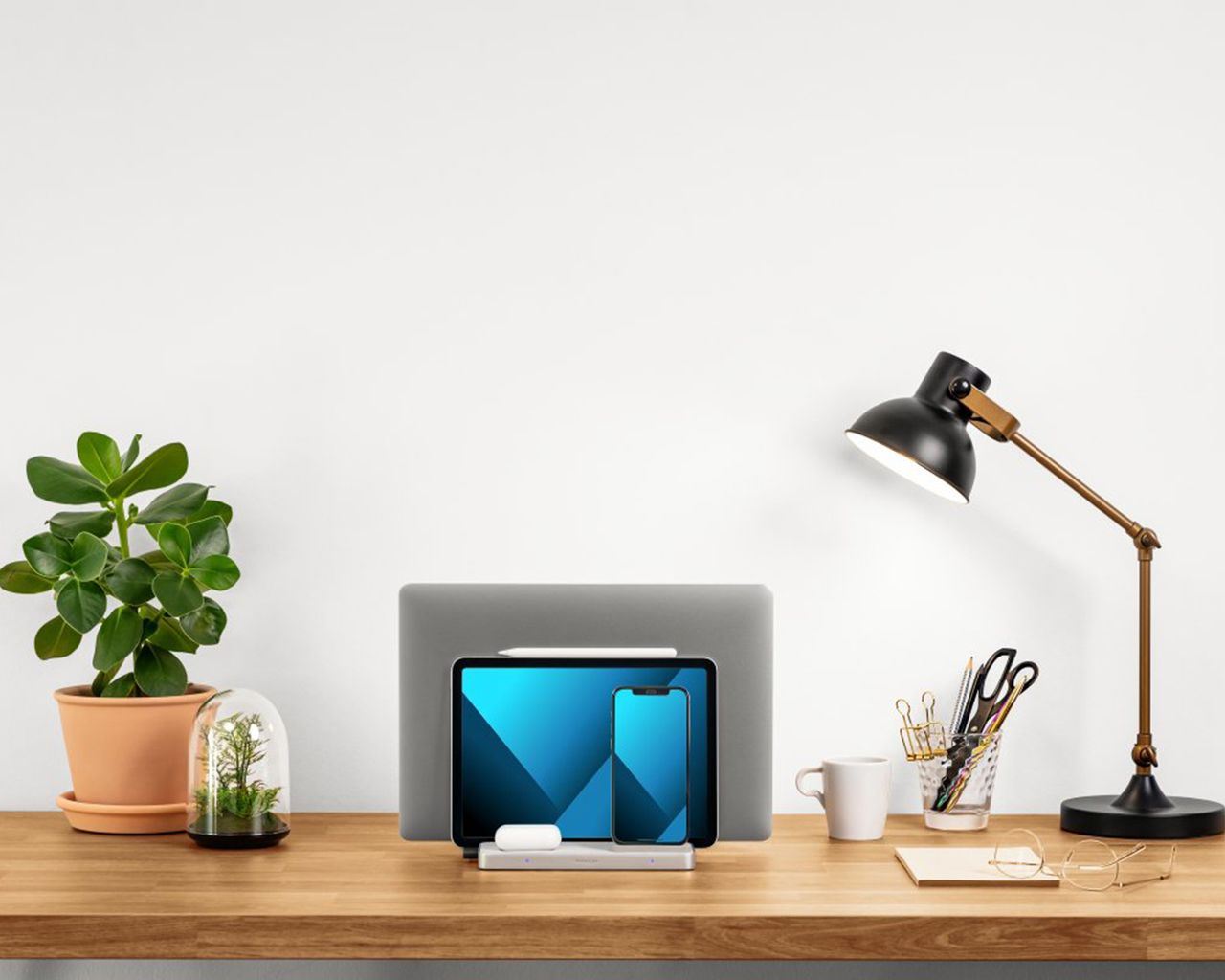 8 laptop storage ideas to store your computer at home | Livingetc