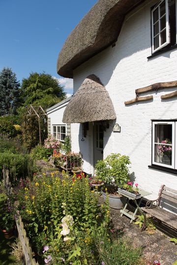 Real home: a thatched cottage with an intriguing past | Real Homes