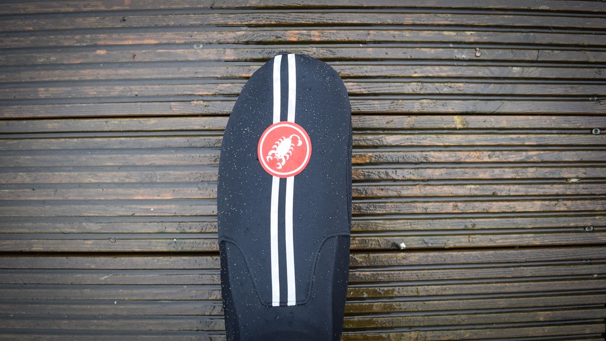 Castelli Estremo overshoes review: Seriously plush fleece for extreme ...