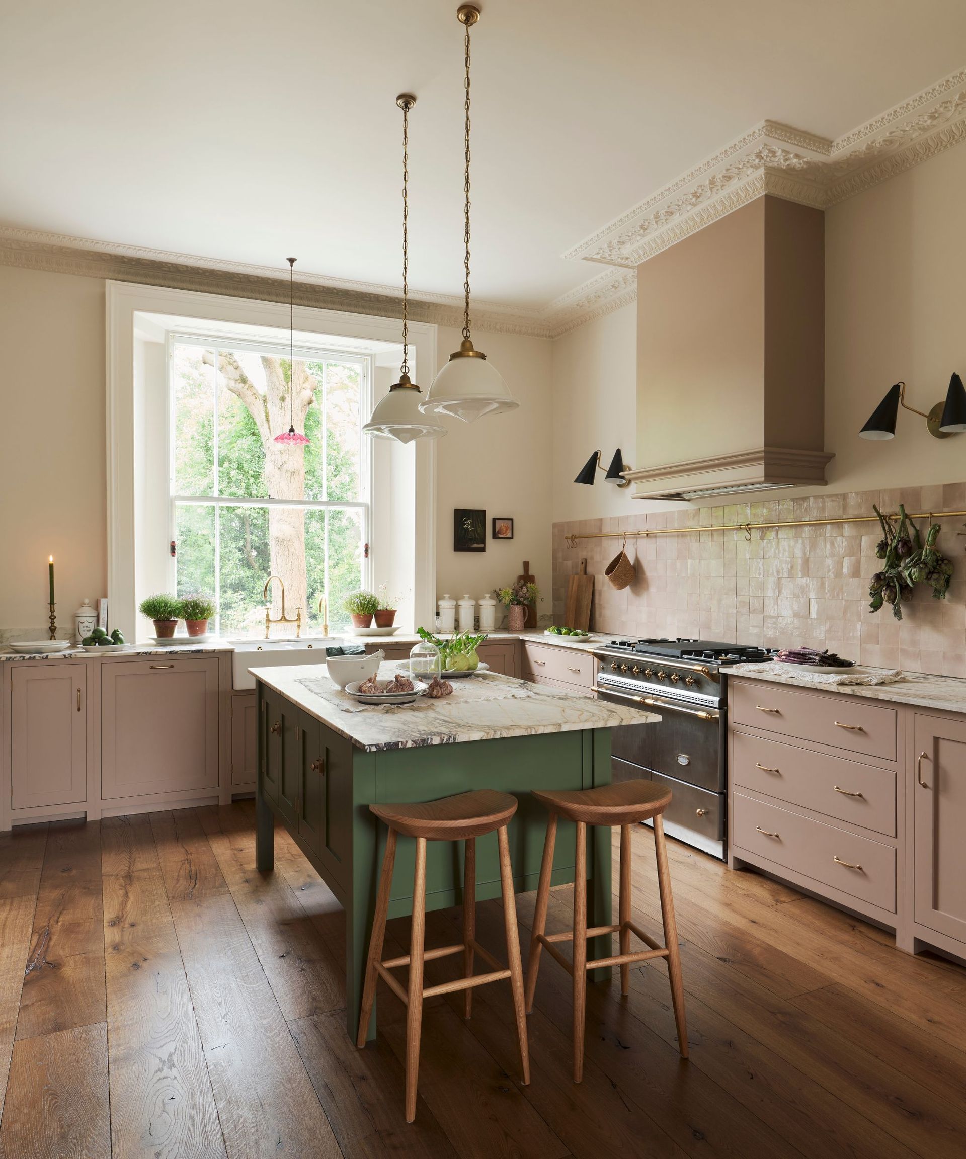 5 ways to nail the tri-color kitchen method, say designers | Homes and ...