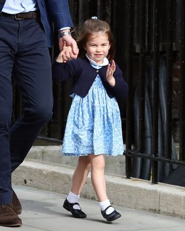 Princess Charlotte Style - Why Princess Charlotte Always Wears Dresses ...