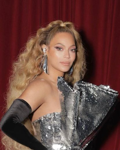 14 Champagne Blonde Hair Ideas to Show Your Colorist | Who What Wear