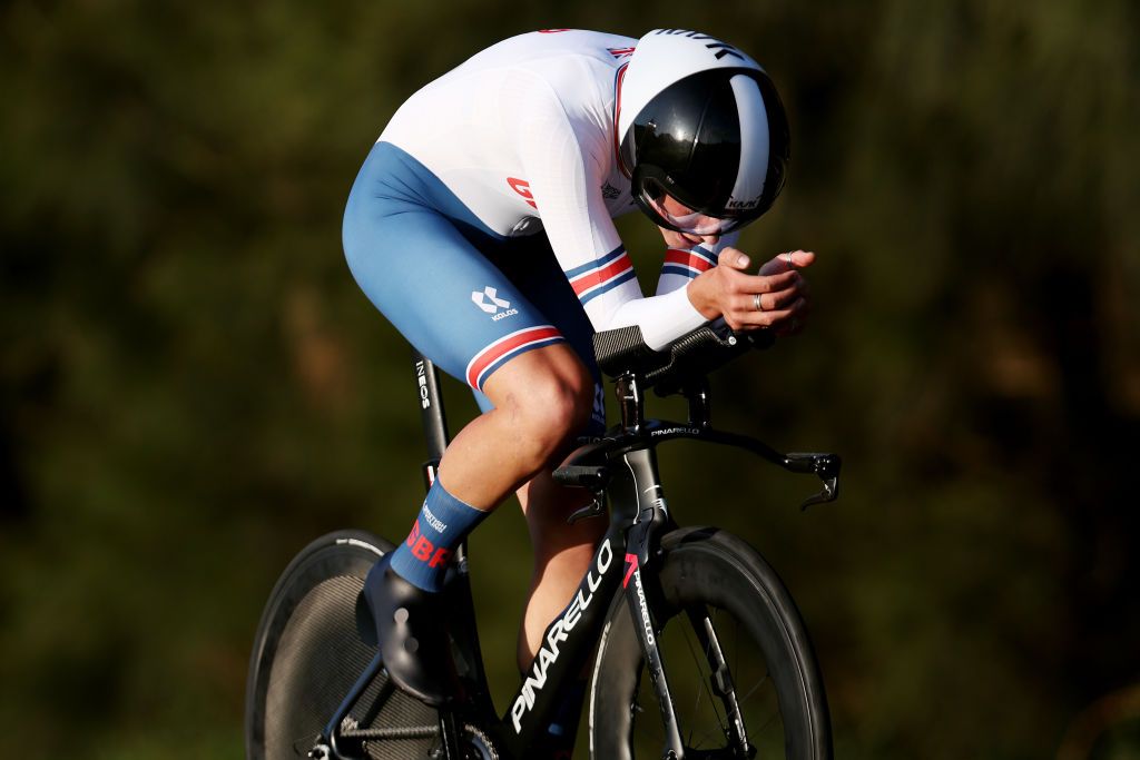 Josh Tarling takes junior time trial title for GB at World ...