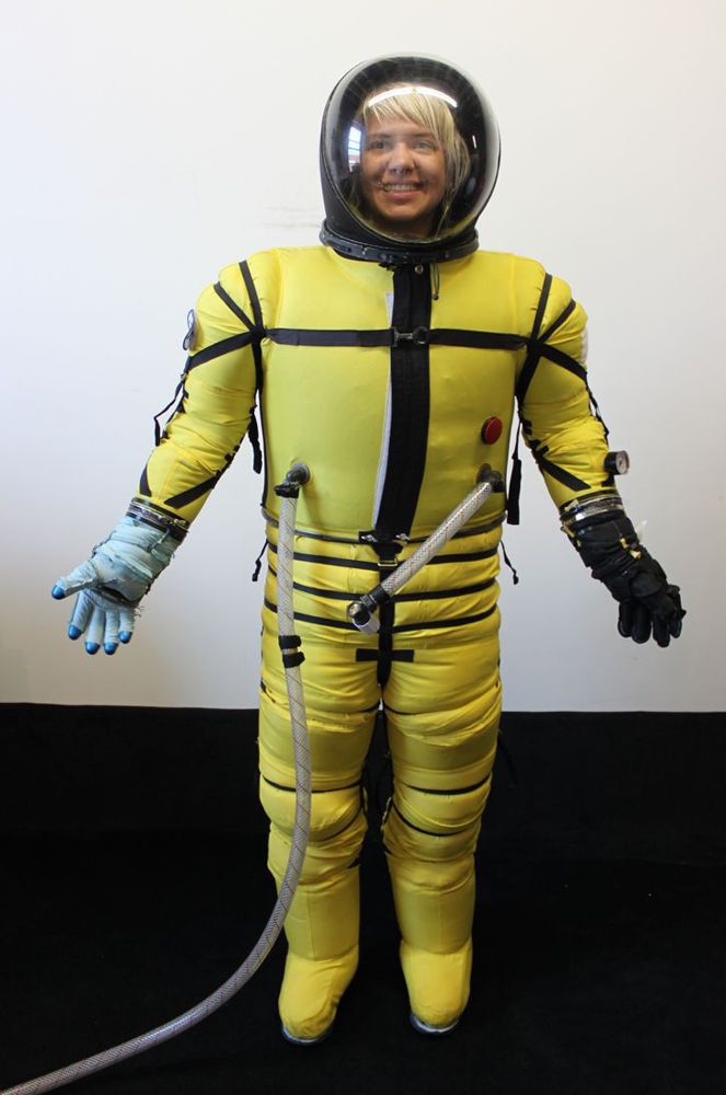 Private Spacesuit Photos: Final Frontier Design | Space