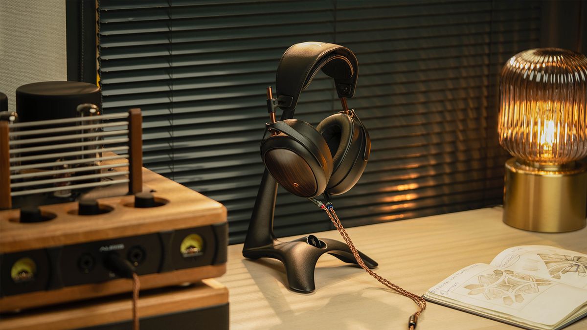 Meze Audio upgrades its high-end planar magnetic headphones with ...