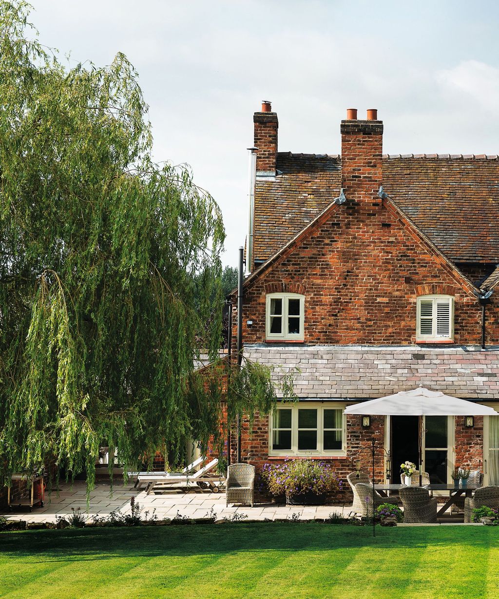 The materials are the star of the show in this 19th-century farmhouse ...