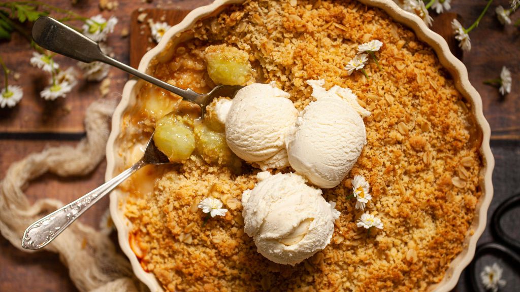 Gooseberry crumble | British Recipes | GoodtoKnow