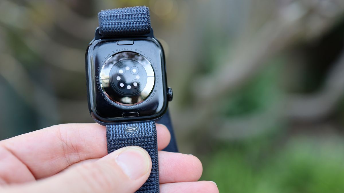 Here's why the Apple Watch Series 10 is now my favorite big-screen ...