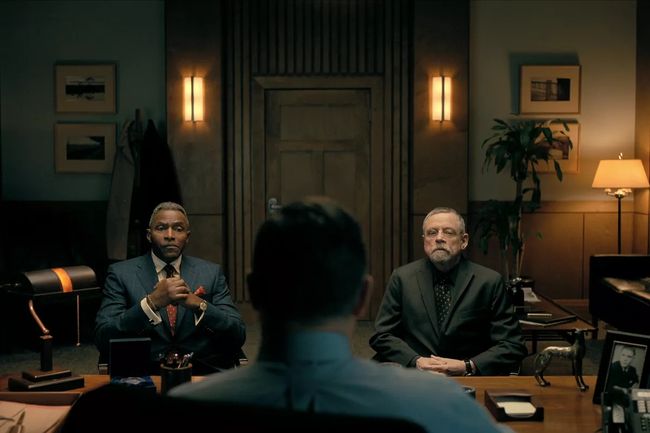 The Fall Of The House Of Usher: episode guide cast plot more | What to ...